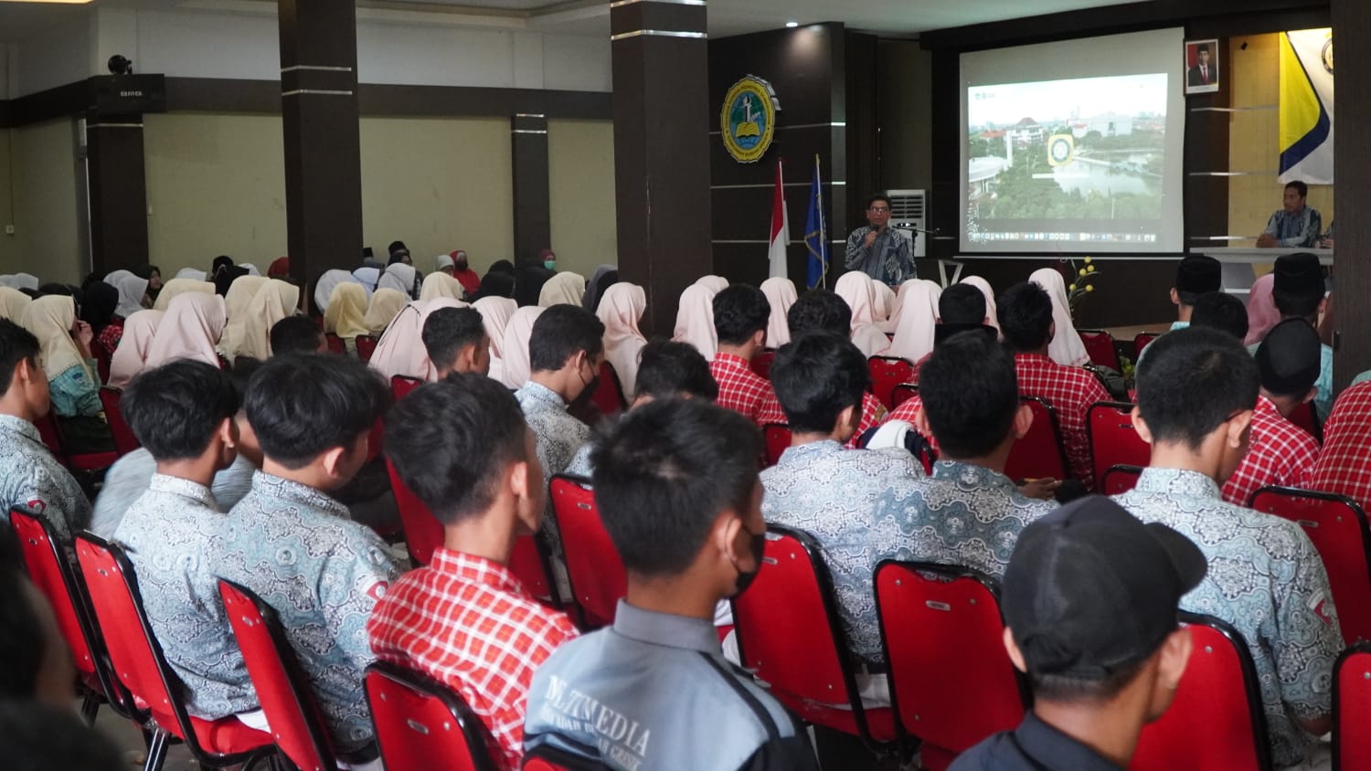 Qomaruddin.com - Website Resmi Pondok Pesantren Qomaruddin